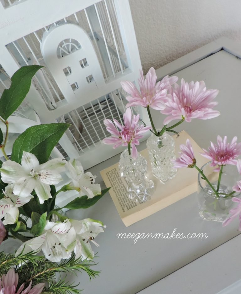 How To Create Beautiful Vignettes With Supermarket Flowers - What ...